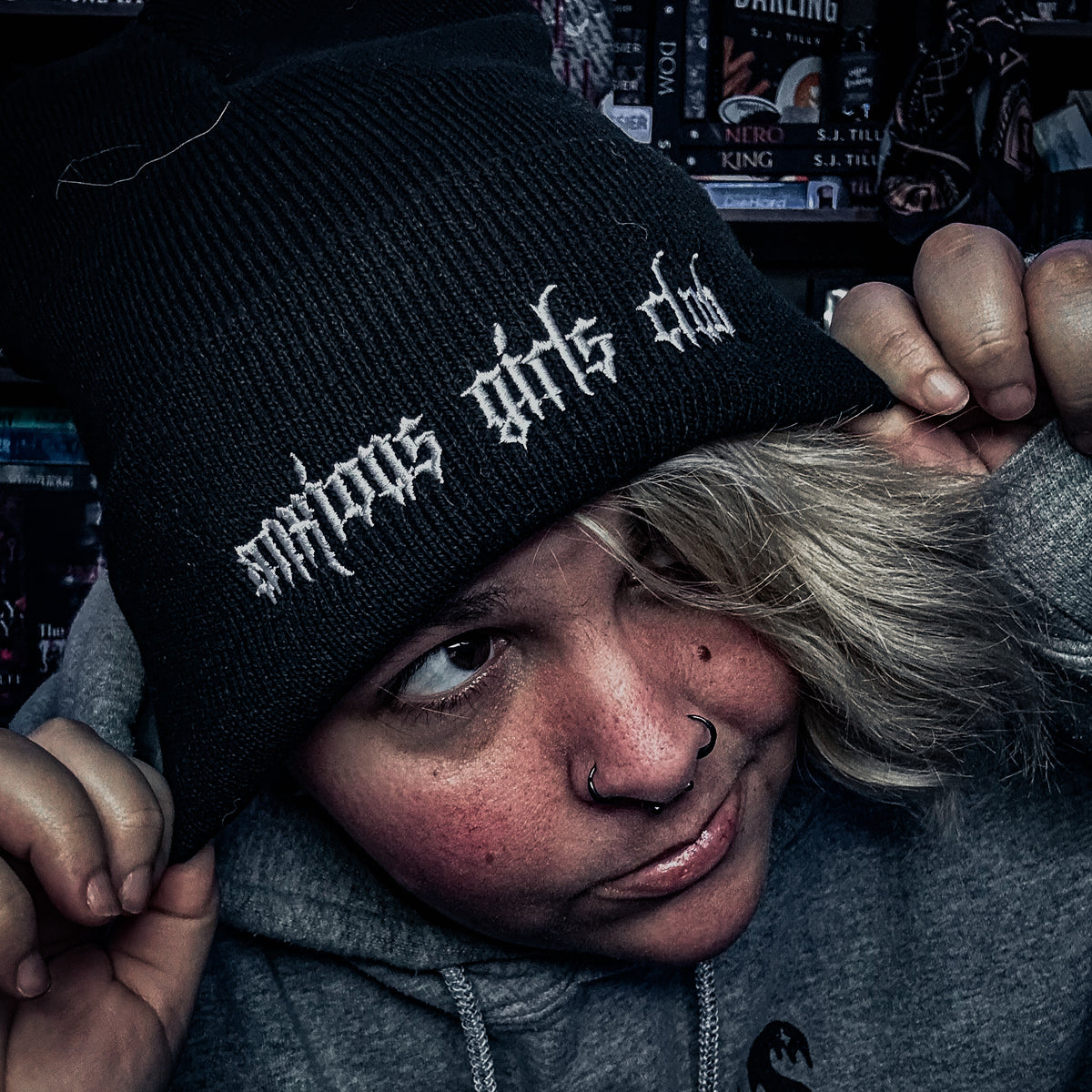Anxious Girls Beanie – dark & disturbed